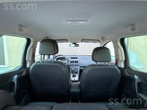 Grey Opel Meriva 2012 in Ogre, with an engine capacity of 1.60 L and mileage of 143 thousand km for 5495 €, photo 15 on AUTOMOTO.COM.LV
