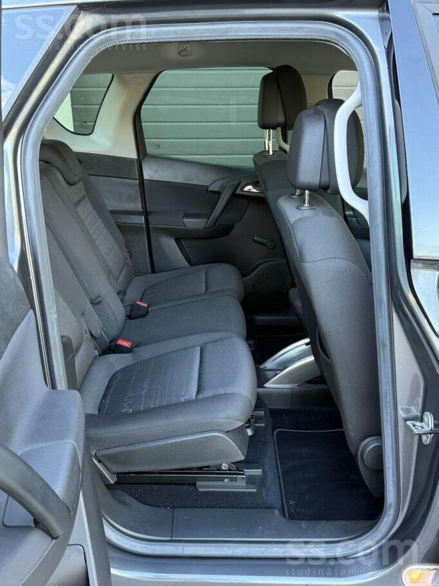 Grey Opel Meriva 2012 in Ogre, with an engine capacity of 1.60 L and mileage of 143 thousand km for 5495 €, photo 17 on AUTOMOTO.COM.LV