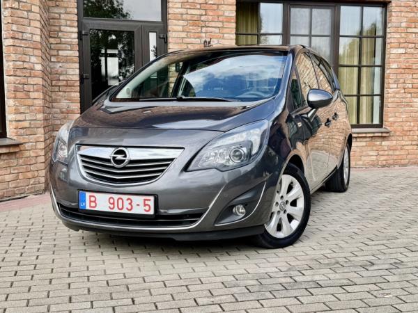 Grey Opel Meriva 2012 in Riga, with an engine capacity of 1.70 L and mileage of 247 thousand km for 4950 €, photo 1 on AUTOMOTO.COM.LV