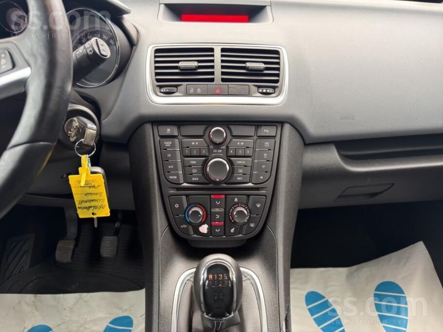Grey Opel Meriva 2012 in Ogre, with an engine capacity of 1.70 L and mileage of 181 thousand km for 5350 €, photo 12 on AUTOMOTO.COM.LV
