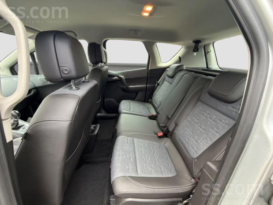 Grey Opel Meriva 2012 in Ogre, with an engine capacity of 1.70 L and mileage of 181 thousand km for 5350 €, photo 13 on AUTOMOTO.COM.LV