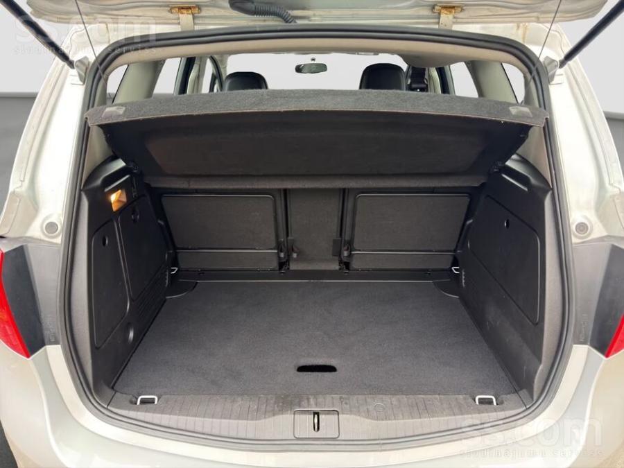 Grey Opel Meriva 2012 in Ogre, with an engine capacity of 1.70 L and mileage of 181 thousand km for 5350 €, photo 16 on AUTOMOTO.COM.LV