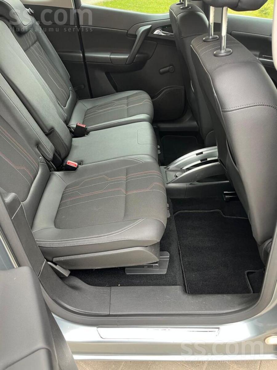 Grey Opel Meriva 2012 in Cesis, with an engine capacity of 1.40 L and mileage of 240 thousand km for 4650 €, photo 10 on AUTOMOTO.COM.LV