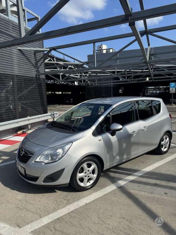 Pelēks Opel Meriva 2012 Šauļi, ar dzinēja tilpumu 1.40 L un nobraukumu 92 tūkst. km par 3950 €, foto 2 vietnē AUTOMOTO.COM.LV