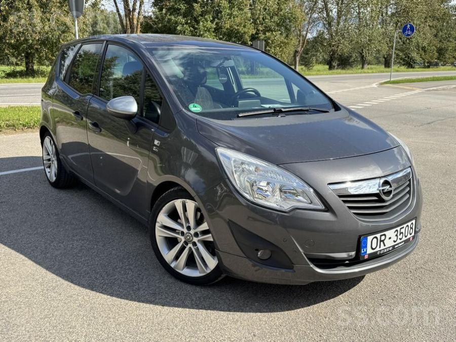 Grey Opel Meriva 2012 in Ogre, with an engine capacity of 1.70 L and mileage of 224 thousand km for 4680 €, photo 1 on AUTOMOTO.COM.LV