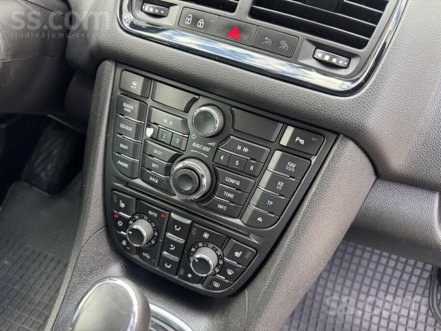 Grey Opel Meriva 2012 in Ogre, with an engine capacity of 1.70 L and mileage of 224 thousand km for 4680 €, photo 15 on AUTOMOTO.COM.LV