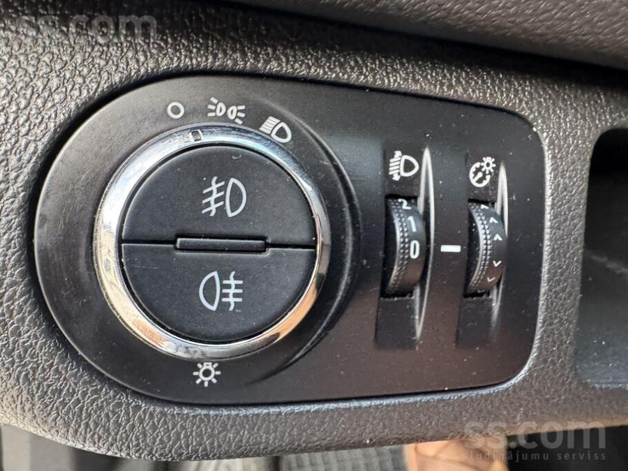 Grey Opel Meriva 2012 in Ogre, with an engine capacity of 1.70 L and mileage of 224 thousand km for 4680 €, photo 17 on AUTOMOTO.COM.LV