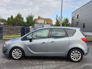 Grey Opel Meriva 2012 in Silute, with an engine capacity of 1.40 L and mileage of 113 thousand km for 2500 €, photo 5 on AUTOMOTO.COM.LV