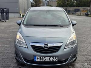 Grey Opel Meriva 2012 in Silute, with an engine capacity of 1.40 L and mileage of 113 thousand km for 2500 €, photo 8 on AUTOMOTO.COM.LV