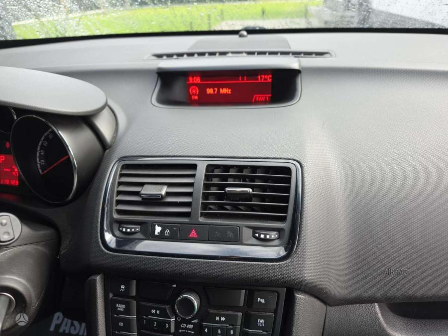 Grey Opel Meriva 2012 in Silute, with an engine capacity of 1.40 L and mileage of 113 thousand km for 2500 €, photo 14 on AUTOMOTO.COM.LV