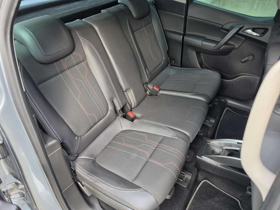 Grey Opel Meriva 2012 in Silute, with an engine capacity of 1.40 L and mileage of 113 thousand km for 2500 €, photo 16 on AUTOMOTO.COM.LV