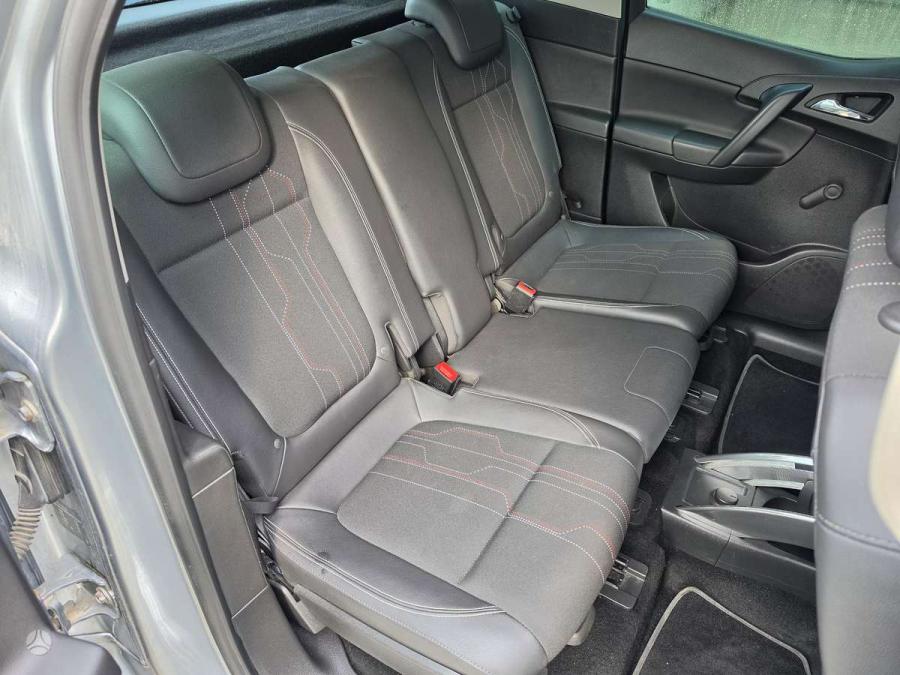 Grey Opel Meriva 2012 in Silute, with an engine capacity of 1.40 L and mileage of 113 thousand km for 2500 €, photo 18 on AUTOMOTO.COM.LV
