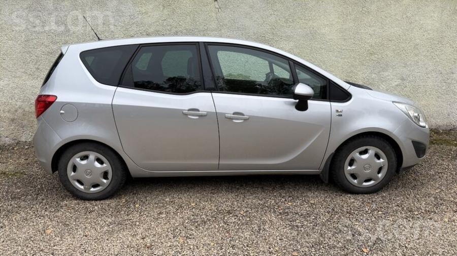 Grey Opel Meriva 2012 in Valmiera, with an engine capacity of 1.40 L and mileage of 234 thousand km for 3600 €, photo 3 on AUTOMOTO.COM.LV
