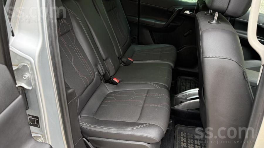 Grey Opel Meriva 2012 in Valmiera, with an engine capacity of 1.40 L and mileage of 234 thousand km for 3600 €, photo 7 on AUTOMOTO.COM.LV