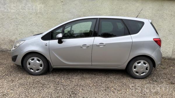 Grey Opel Meriva 2012 in Valmiera, with an engine capacity of 1.40 L and mileage of 234 thousand km for 3600 €, photo 9 on AUTOMOTO.COM.LV