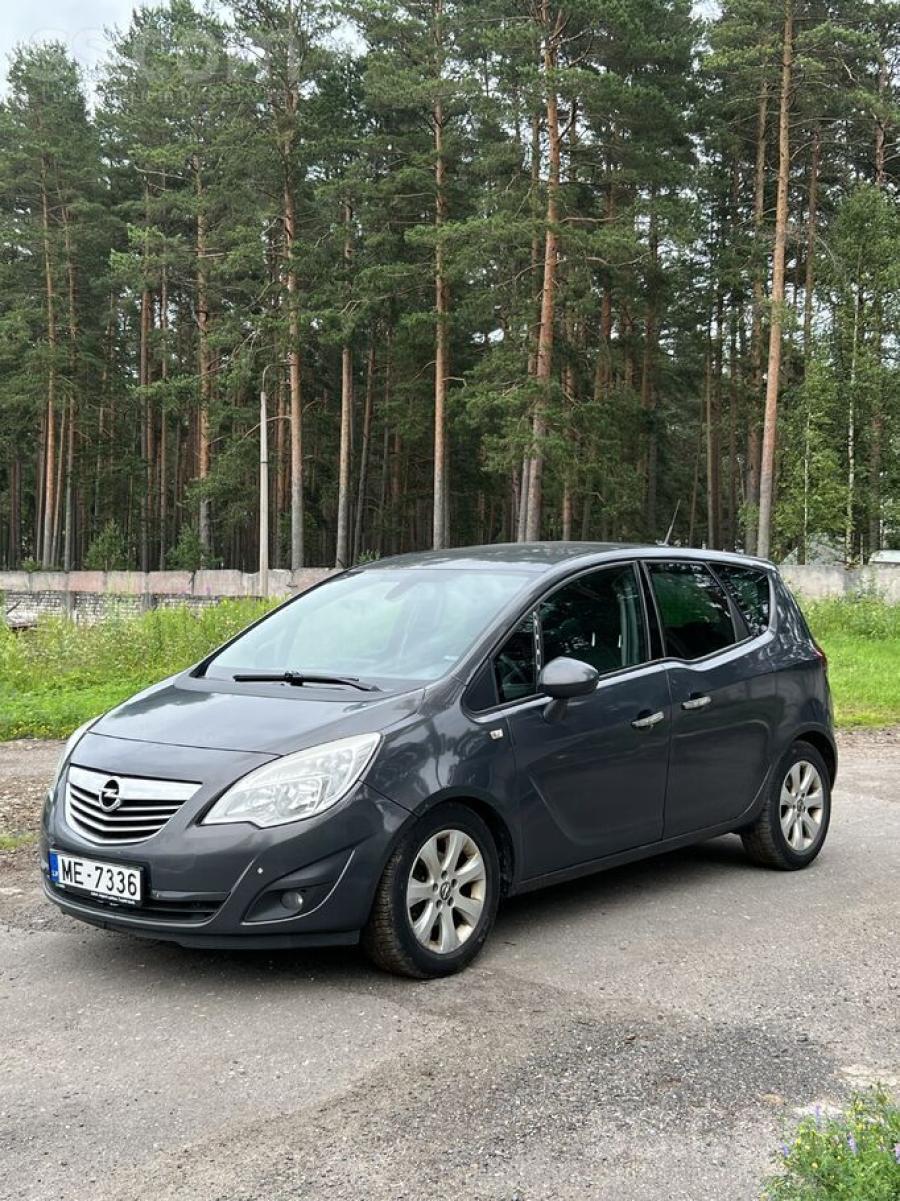 Pelēks Opel Meriva 2013 Rīga, ar dzinēja tilpumu 1.40 L un nobraukumu 480 tūkst. km par 2450 €, foto 1 vietnē AUTOMOTO.COM.LV