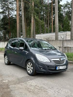 Pelēks Opel Meriva 2013 Rīga, ar dzinēja tilpumu 1.40 L un nobraukumu 480 tūkst. km par 2450 €, foto 2 vietnē AUTOMOTO.COM.LV
