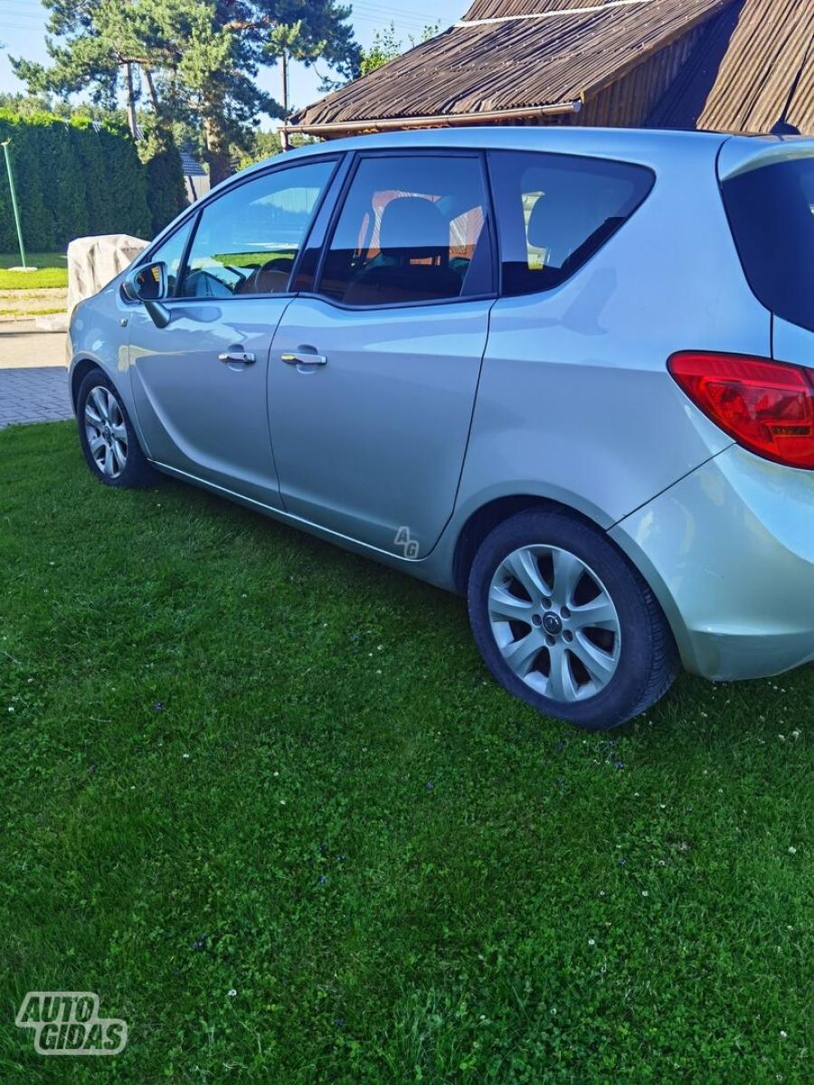 Pelēks Opel Meriva 2013 Radviliškis, ar dzinēja tilpumu 1.70 L un nobraukumu 228 tūkst. km par 3200 €, foto 3 vietnē AUTOMOTO.COM.LV