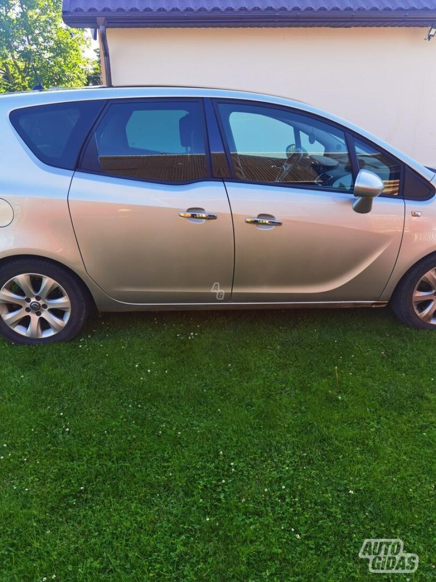 Pelēks Opel Meriva 2013 Radviliškis, ar dzinēja tilpumu 1.70 L un nobraukumu 228 tūkst. km par 3200 €, foto 5 vietnē AUTOMOTO.COM.LV