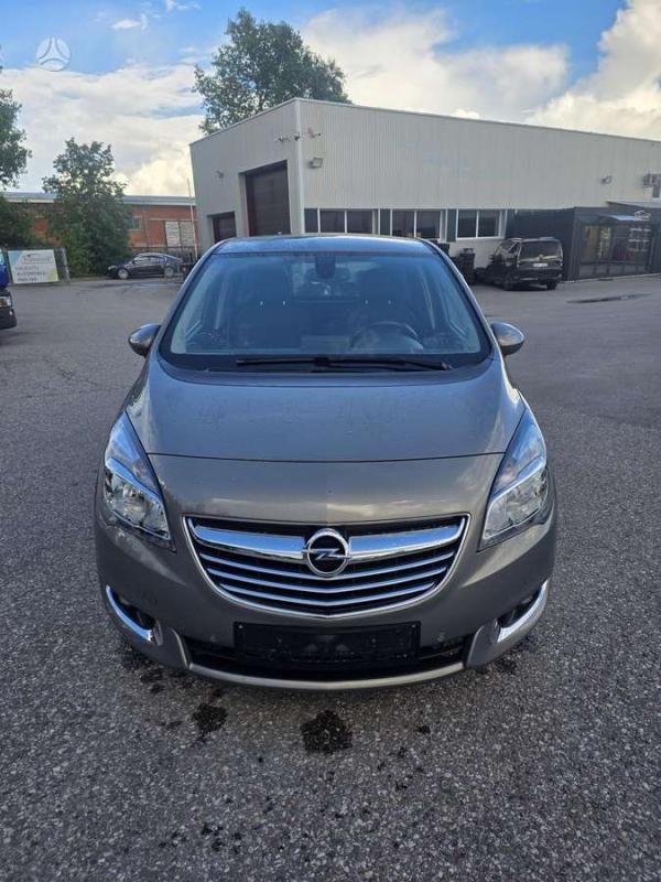 Grey Opel Meriva 2014 in Ukmerge, with an engine capacity of 1.60 L and mileage of 193 thousand km for 4150 €, photo 3 on AUTOMOTO.COM.LV