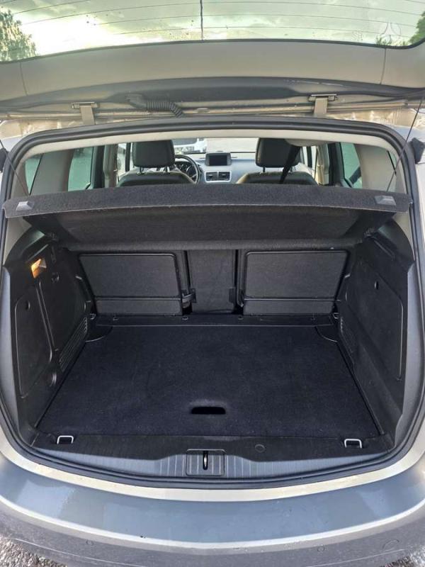 Grey Opel Meriva 2014 in Ukmerge, with an engine capacity of 1.60 L and mileage of 193 thousand km for 4150 €, photo 9 on AUTOMOTO.COM.LV