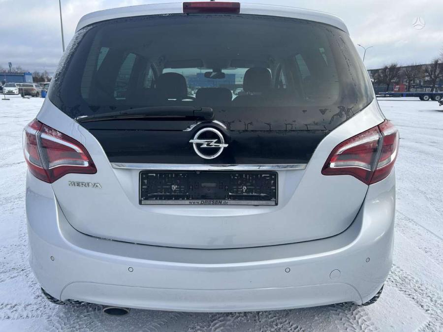 Grey Opel Meriva 2015 in Marijampole, with an engine capacity of 1.36 L and mileage of 167 thousand km for 4500 €, photo 5 on AUTOMOTO.COM.LV