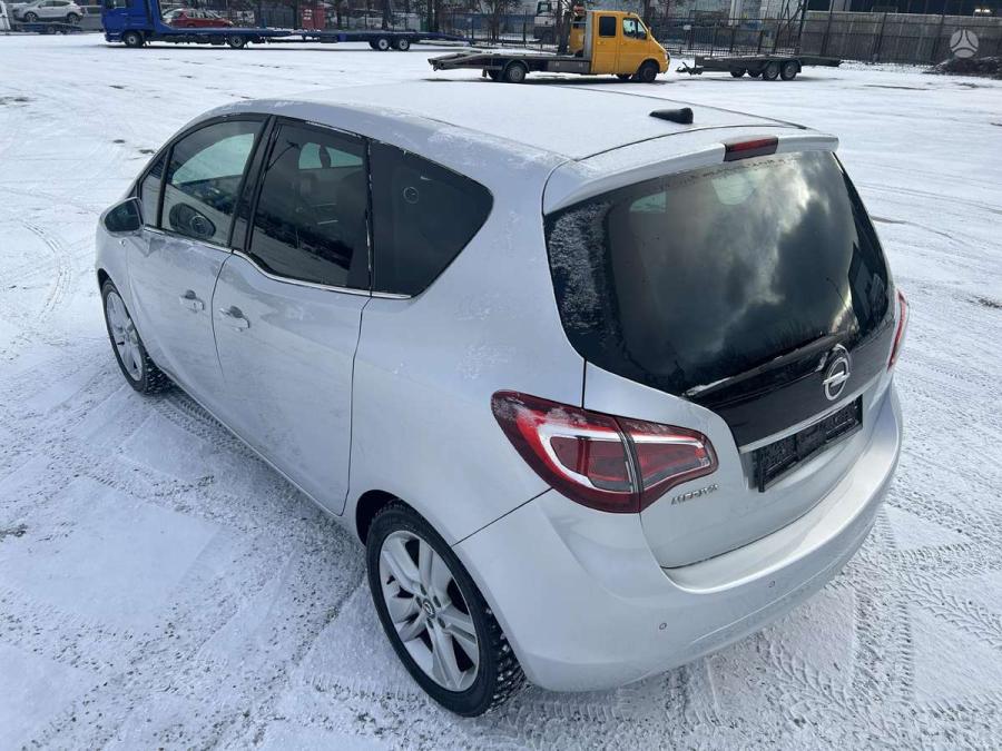 Grey Opel Meriva 2015 in Marijampole, with an engine capacity of 1.36 L and mileage of 167 thousand km for 4500 €, photo 8 on AUTOMOTO.COM.LV