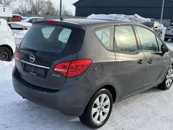 Grey Opel Meriva 2015 in Taurage, with an engine capacity of 1.60 L and mileage of 230 thousand km for 3900 €, photo 4 on AUTOMOTO.COM.LV