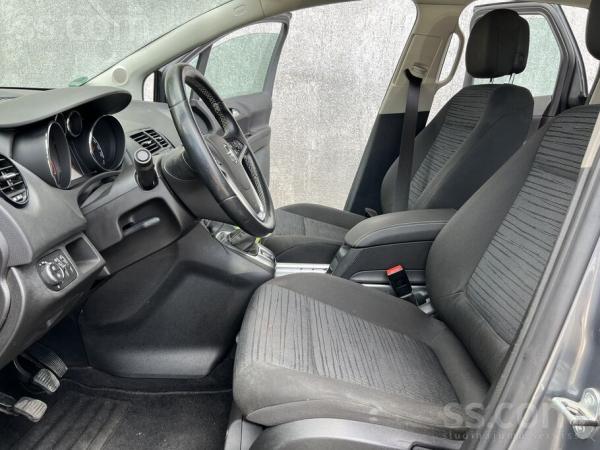 Grey Opel Meriva 2015 in Liepaja, with an engine capacity of 1.40 L and mileage of 154 thousand km for 5350 €, photo 5 on AUTOMOTO.COM.LV