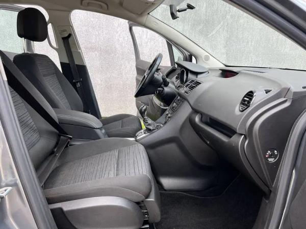 Grey Opel Meriva 2015 in Liepaja, with an engine capacity of 1.40 L and mileage of 154 thousand km for 5350 €, photo 9 on AUTOMOTO.COM.LV