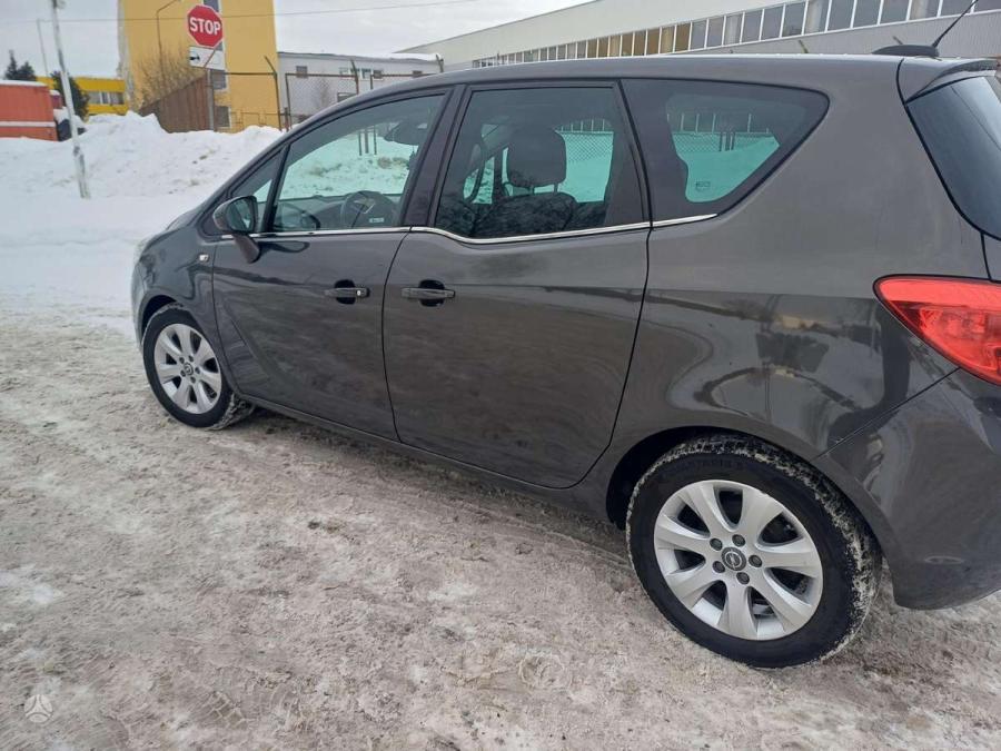 Pelēks Opel Meriva 2016 Rokiškis, ar dzinēja tilpumu 1.60 L un nobraukumu 217 tūkst. km par 4200 €, foto 3 vietnē AUTOMOTO.COM.LV