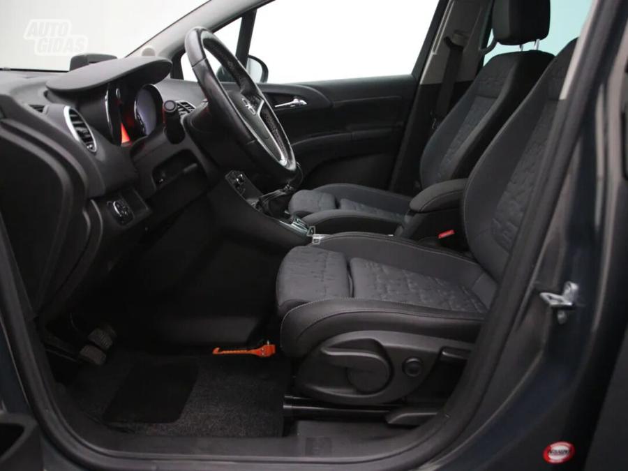 Grey Opel Meriva 2016 in Vilnius, with an engine capacity of 1.40 L and mileage of 131 thousand km for 7999 €, photo 5 on AUTOMOTO.COM.LV