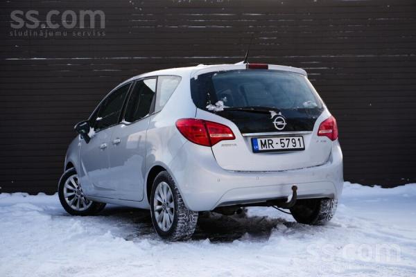 Grey Opel Meriva 2017 in Riga, with an engine capacity of 1.60 L and mileage of 218 thousand km for 5490 €, photo 4 on AUTOMOTO.COM.LV
