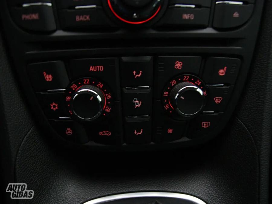 Grey Opel Meriva 2017 in Vilnius, with an engine capacity of 1.40 L and mileage of 151 thousand km for 7899 €, photo 21 on AUTOMOTO.COM.LV