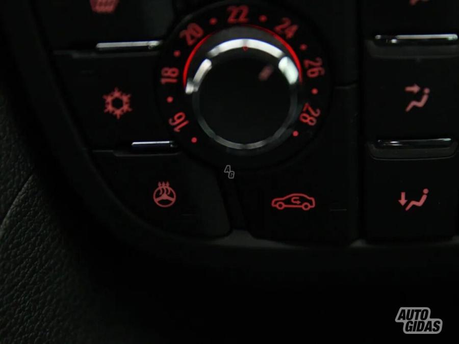 Grey Opel Meriva 2017 in Vilnius, with an engine capacity of 1.40 L and mileage of 151 thousand km for 7899 €, photo 32 on AUTOMOTO.COM.LV