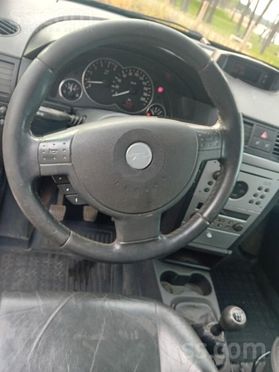 Grey Opel Meriva 2004 in Daugavpils, with an engine capacity of 1.70 L and mileage of 274 thousand km for 640 €, photo 7 on AUTOMOTO.COM.LV