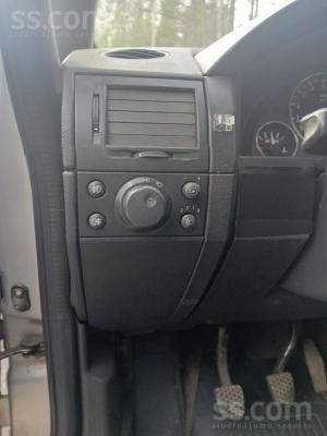 Grey Opel Meriva 2004 in Daugavpils, with an engine capacity of 1.70 L and mileage of 274 thousand km for 640 €, photo 8 on AUTOMOTO.COM.LV