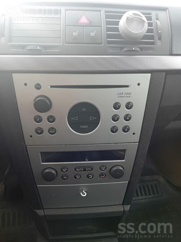 Grey Opel Meriva 2004 in Daugavpils, with an engine capacity of 1.70 L and mileage of 274 thousand km for 640 €, photo 9 on AUTOMOTO.COM.LV