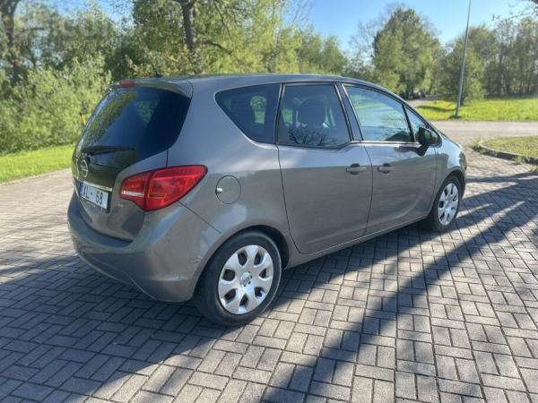 Grey Opel Meriva 2012 in Liepaja, with an engine capacity of 1.70 L and mileage of 257 thousand km for 3500 €, photo 3 on AUTOMOTO.COM.LV