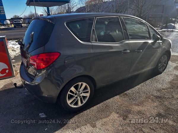 Pelēks Opel Meriva 2016 Tallina, ar dzinēja tilpumu 1.40 L un nobraukumu 0 tūkst. km par 2700 €, foto 2 vietnē AUTOMOTO.COM.LV