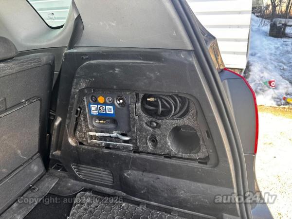 Pelēks Opel Meriva 2016 Tallina, ar dzinēja tilpumu 1.40 L un nobraukumu 0 tūkst. km par 2700 €, foto 8 vietnē AUTOMOTO.COM.LV