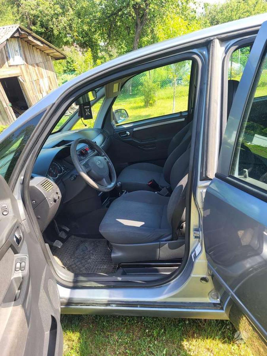 Opel Meriva 2007 in Vilnius, with an engine capacity of 1.60 L and mileage of 199 thousand km for 1100 €, photo 3 on AUTOMOTO.COM.LV