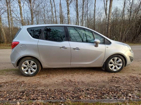 Opel Meriva 2011 in Balvi, with an engine capacity of 1.70 L and mileage of 284 thousand km for 3590 €, photo 2 on AUTOMOTO.COM.LV
