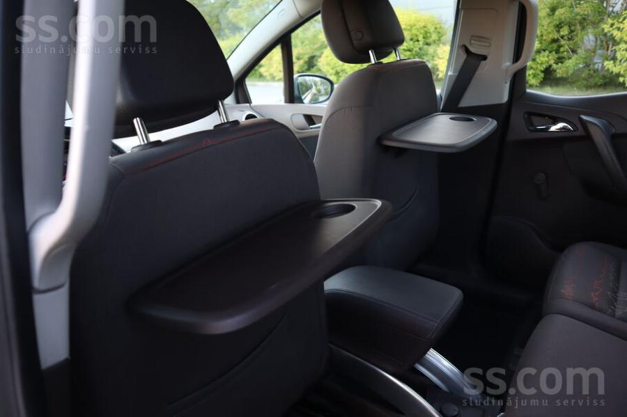 Opel Meriva 2011 in Riga, with an engine capacity of 1.30 L and mileage of 250 thousand km for 2950 €, photo 19 on AUTOMOTO.COM.LV