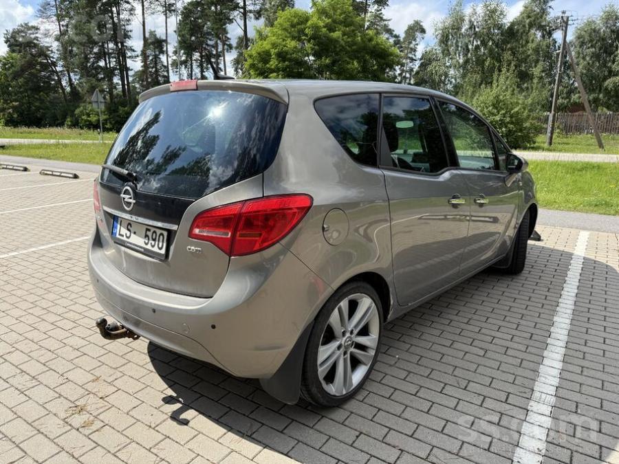 Opel Meriva 2011 in Riga, with an engine capacity of 1.70 L and mileage of 199 thousand km for 2500 €, photo 4 on AUTOMOTO.COM.LV
