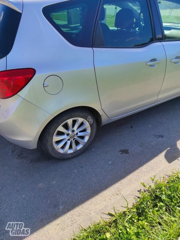 Opel Meriva 2012 in Alytus, with an engine capacity of 1.40 L and mileage of 215 thousand km for 3700 €, photo 7 on AUTOMOTO.COM.LV