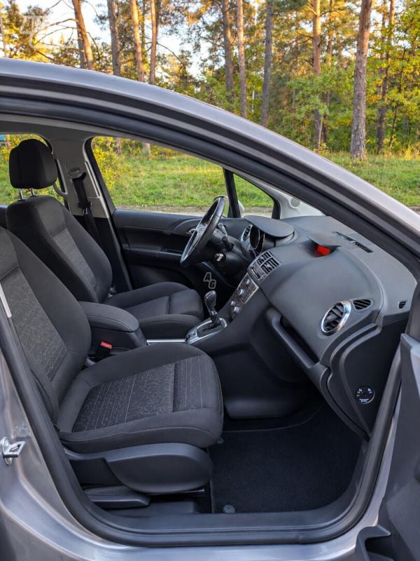 Opel Meriva 2013 in Vilnius, with an engine capacity of 1.40 L and mileage of 228 thousand km for 4850 €, photo 9 on AUTOMOTO.COM.LV