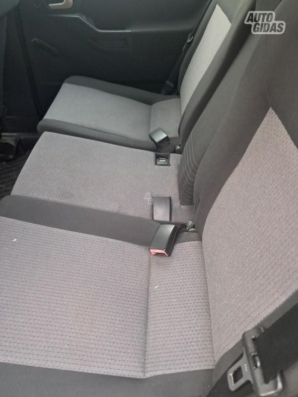Opel Meriva 2003 in Prienai, with an engine capacity of 1.60 L and mileage of 206 thousand km for 900 €, photo 4 on AUTOMOTO.COM.LV
