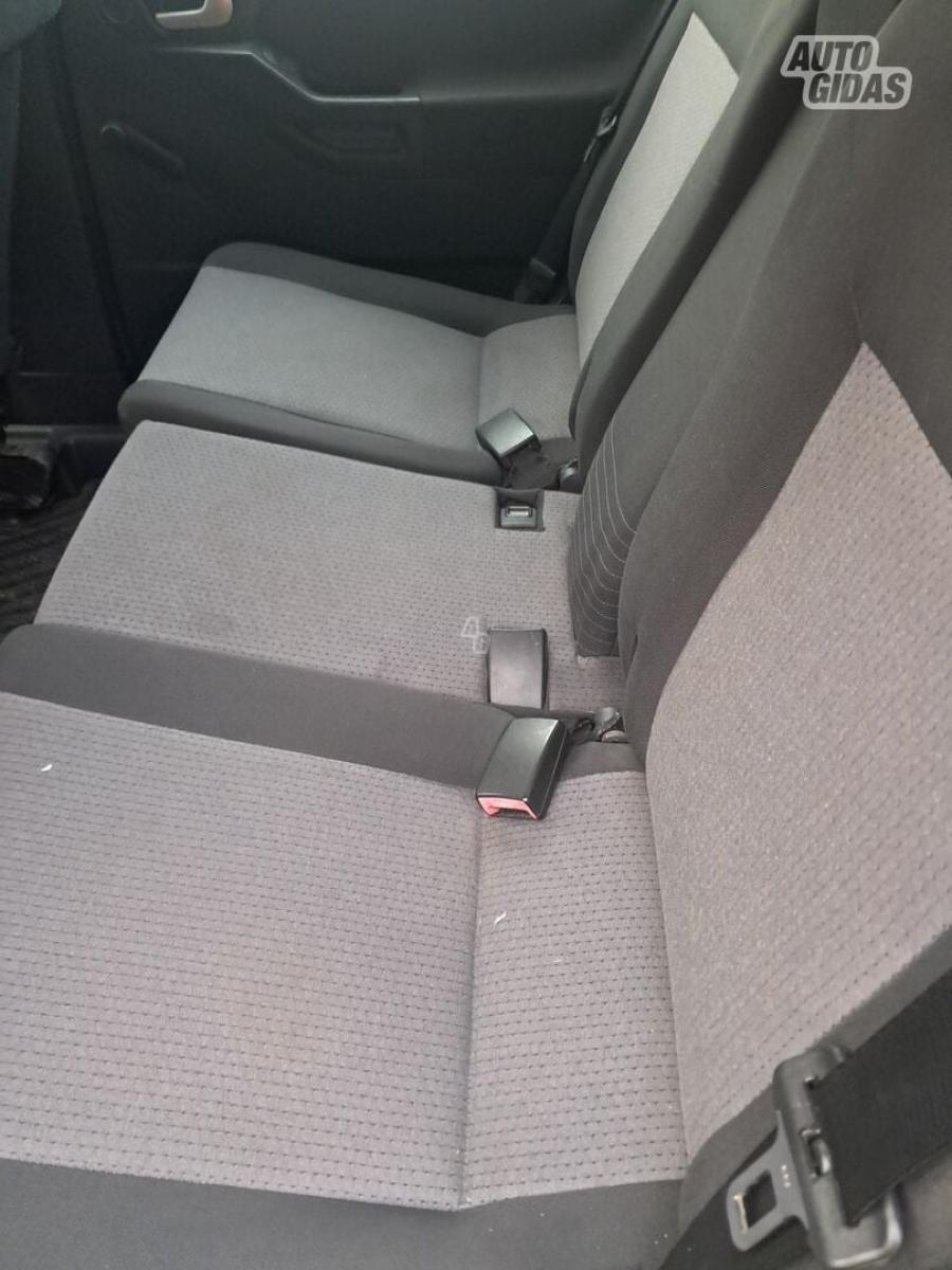 Opel Meriva 2003 in Prienai, with an engine capacity of 1.60 L and mileage of 206 thousand km for 900 €, photo 4 on AUTOMOTO.COM.LV