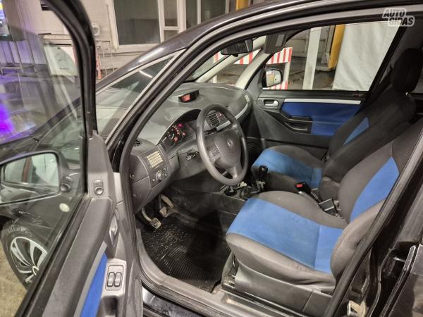 Opel Meriva 2004 in Siauliai, with an engine capacity of 1.70 L and mileage of 216 thousand km for 700 €, photo 9 on AUTOMOTO.COM.LV